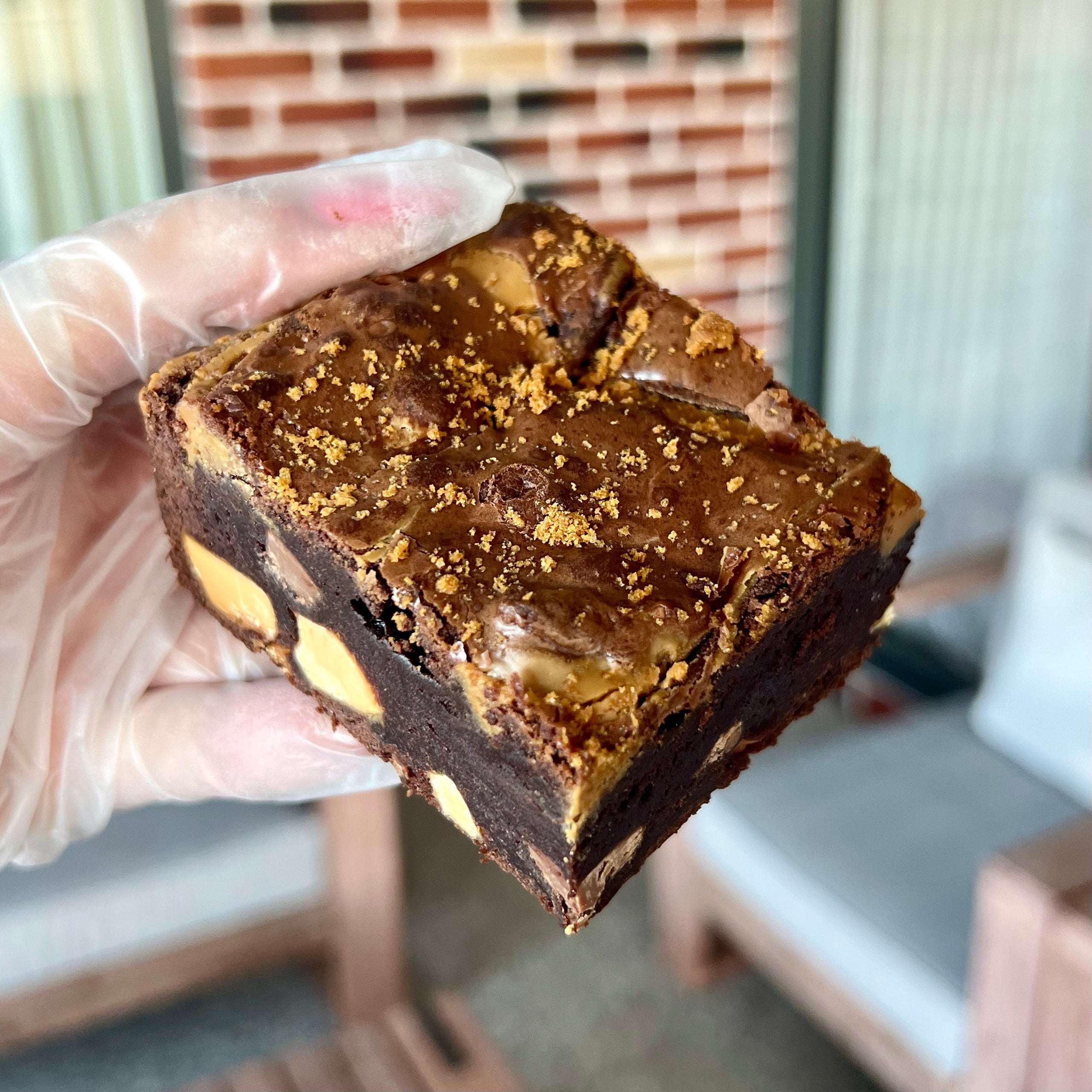 caramilk lotus biscoff loaded brownie - 6/15pc (single flavour ... caramilk lotus biscoff loaded brownie - 6/15pc (single flavour ...